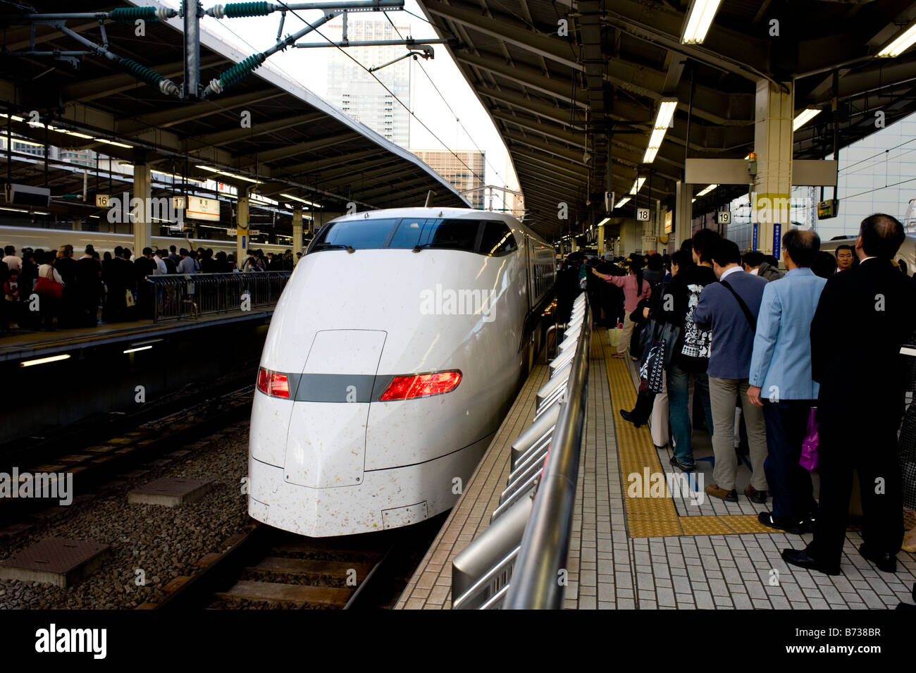 Japanese Train Queue High Resolution Stock Photography and Images - Alamy
