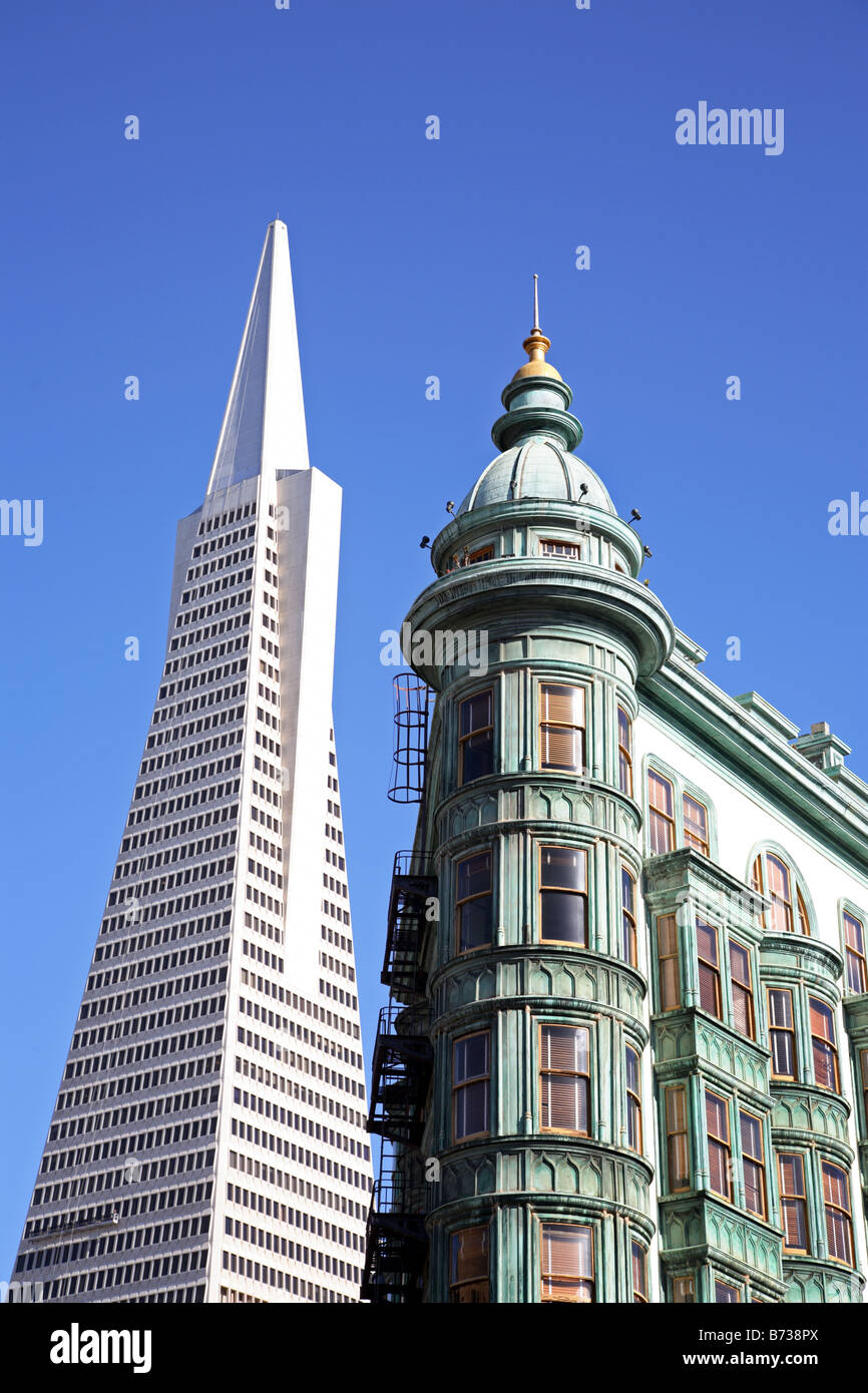 comparison of modern and older buildings in San Francisco Stock Photo ...