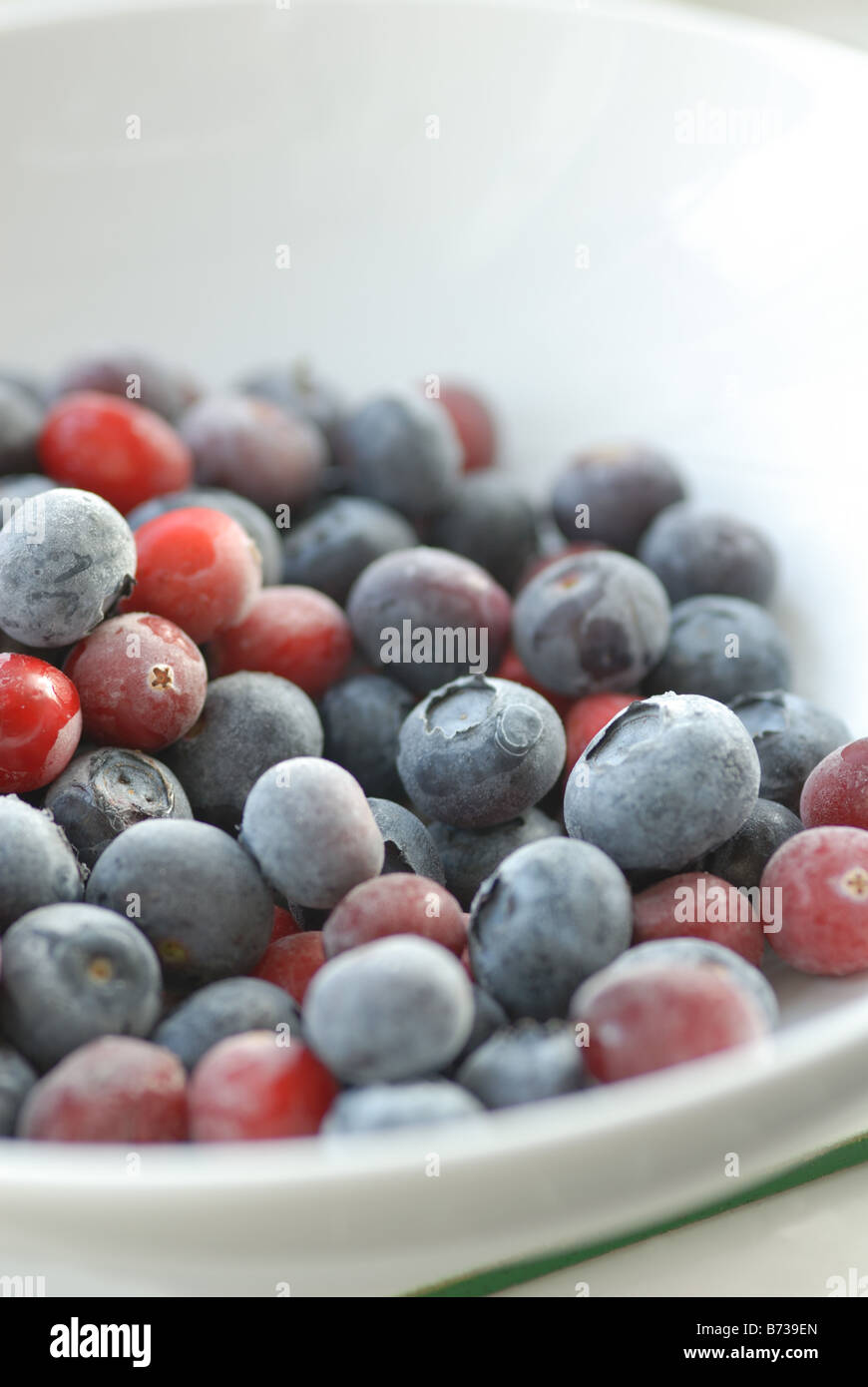 Blueberries & cranberries Stock Photo - Alamy