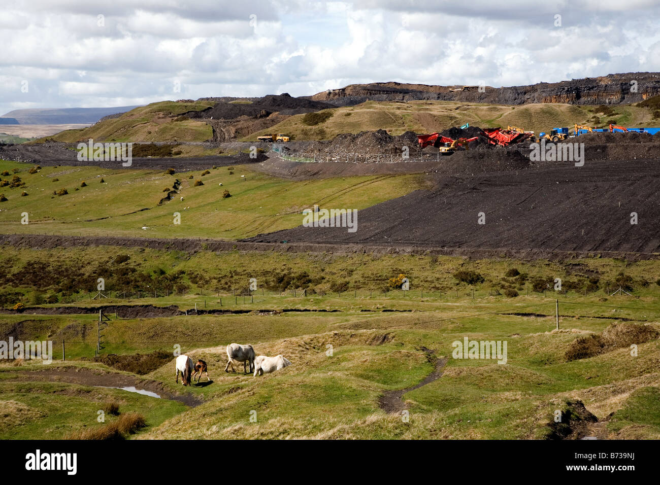 Opencast coal mine uk hi-res stock photography and images - Alamy