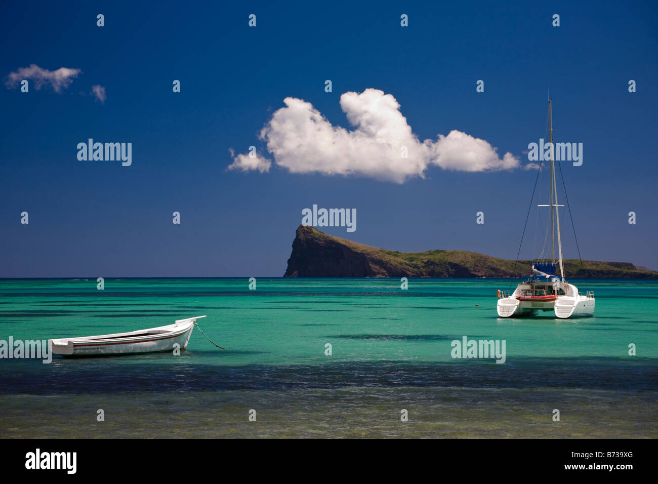 Island of Coin de Mire, also known as Gunners Quoin, Indian Ocean ...