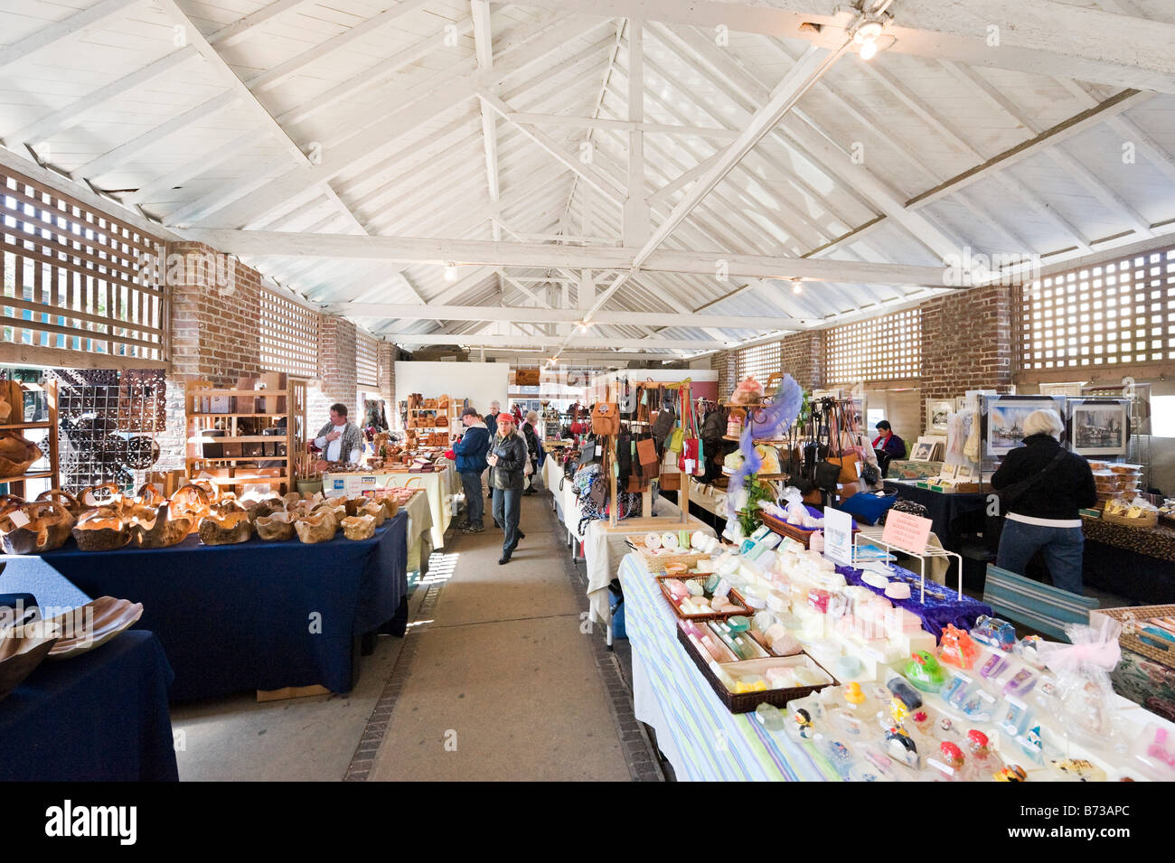Charleston south carolina city market hi-res stock photography and ...