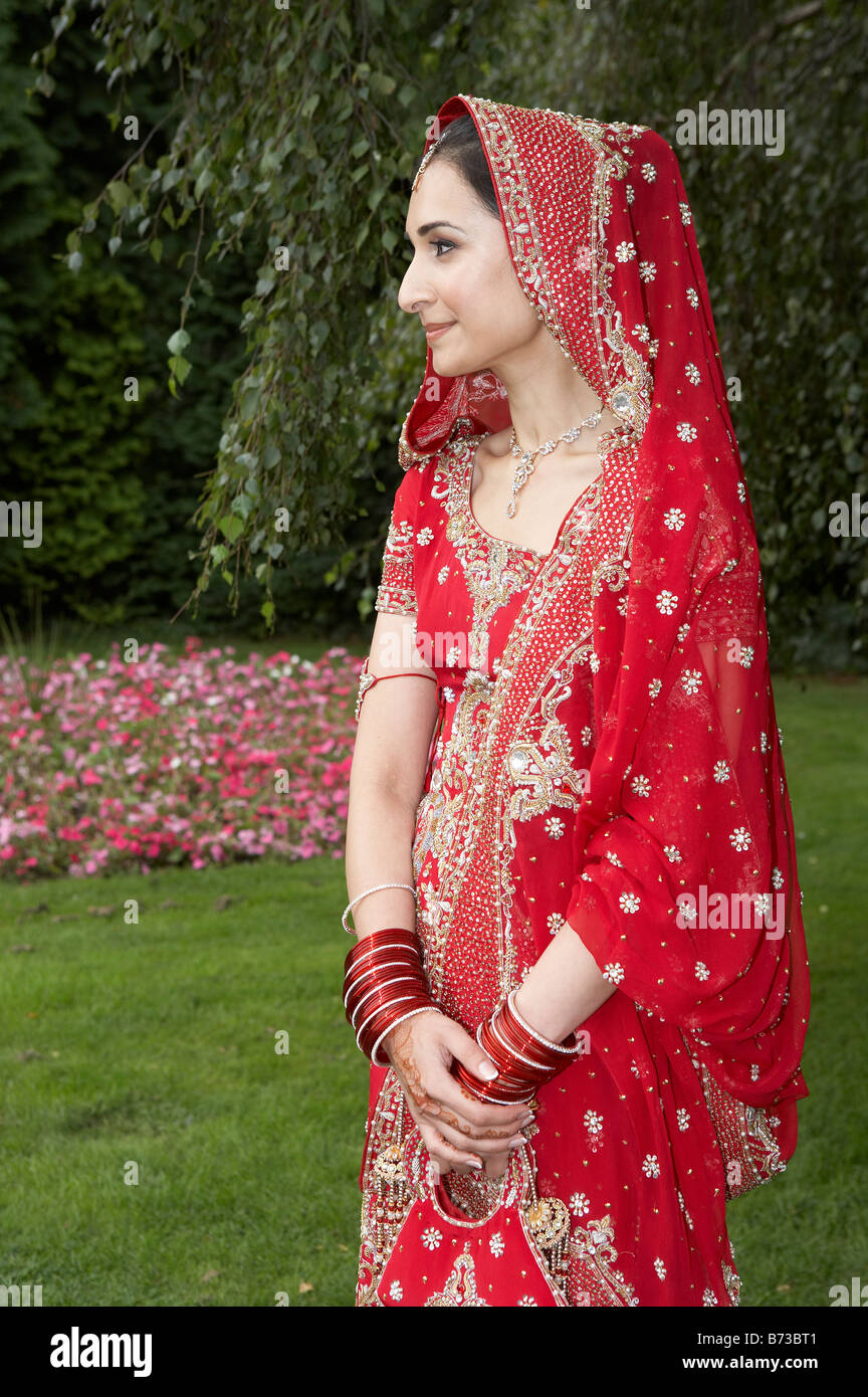 British pakistani woman hi-res stock photography and images - Alamy