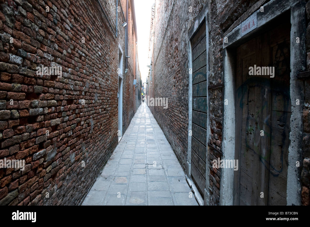 An alleway in Venice Stock Photo - Alamy