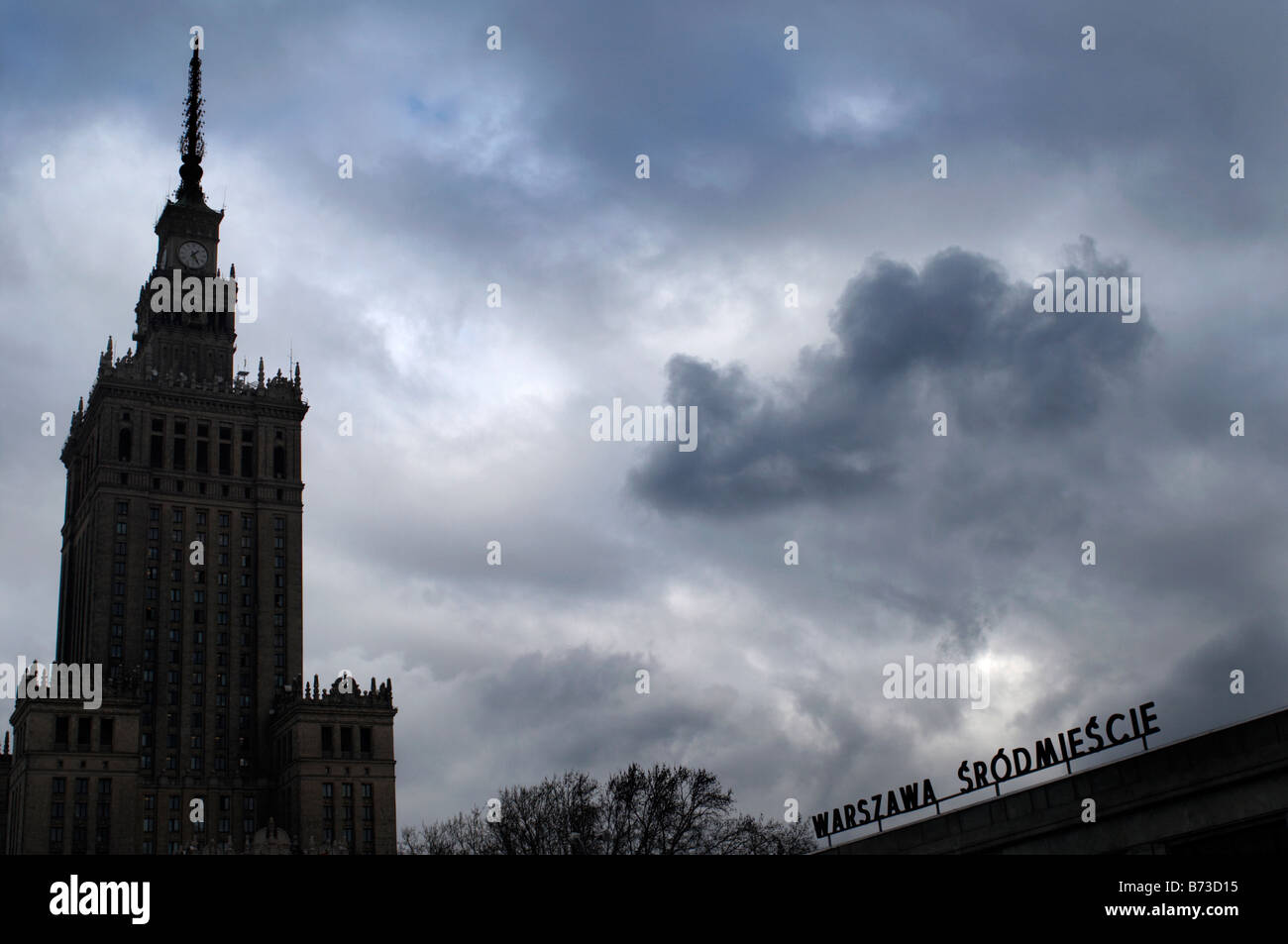 Broody sky hi-res stock photography and images - Alamy