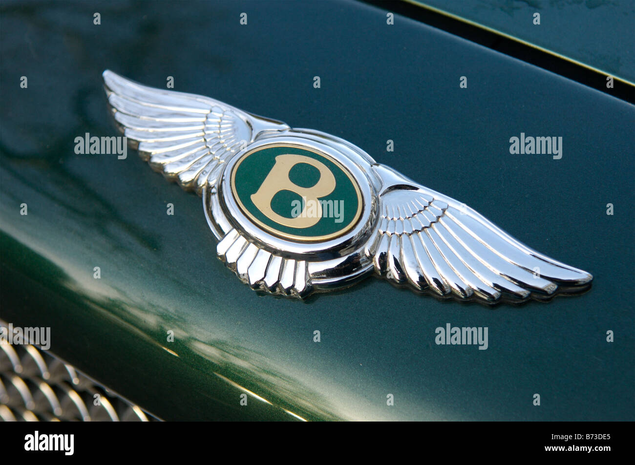 Bentley logo hi-res stock photography and images - Alamy