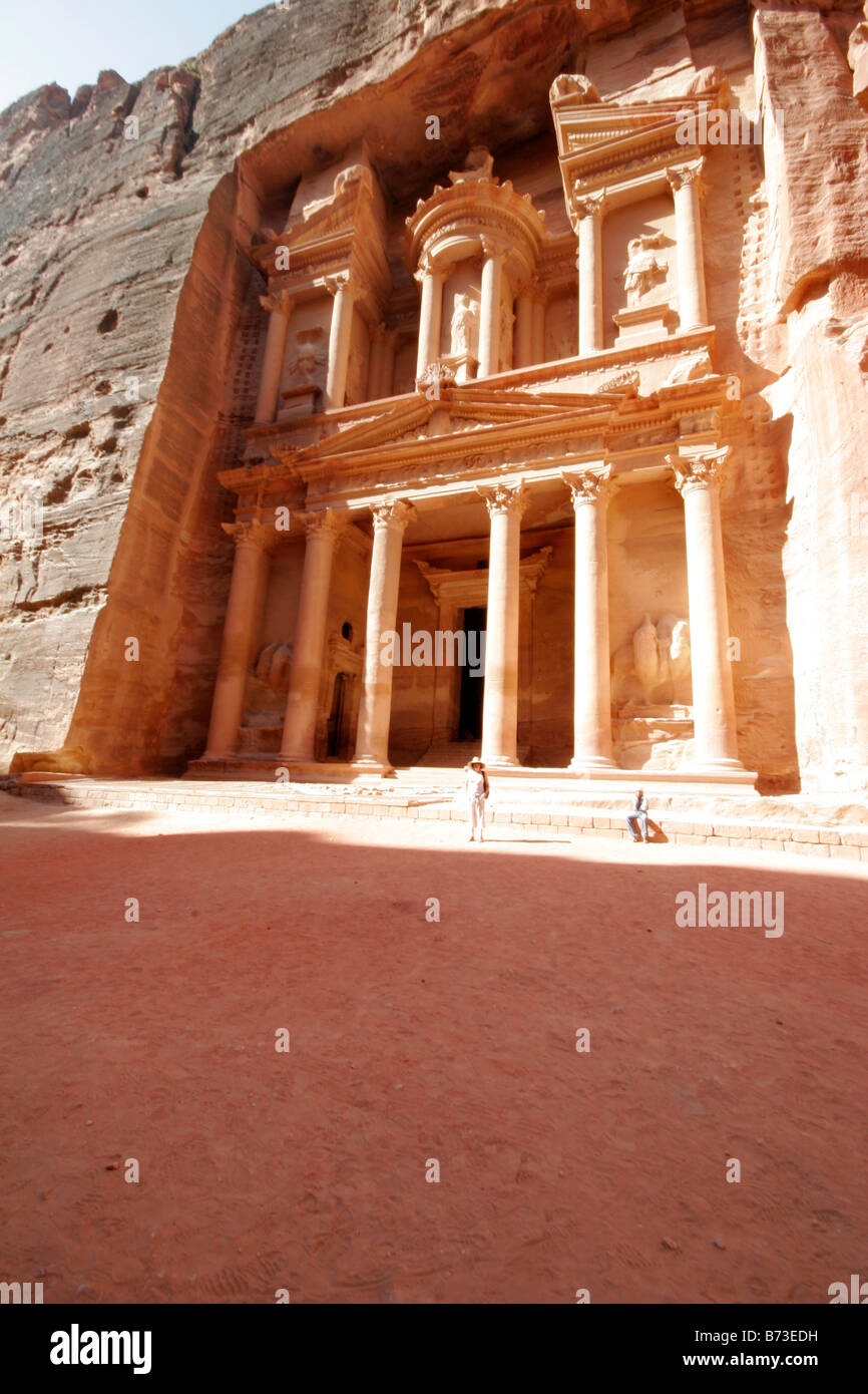 The Treasury [al Khazna] in Petra Jordan the [Rose Red City] in the ...