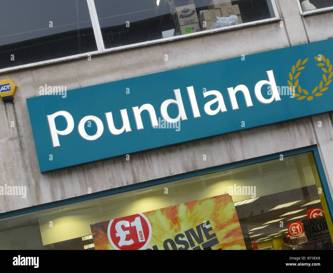 Poundland Sign and Logo Stock Photo - Alamy