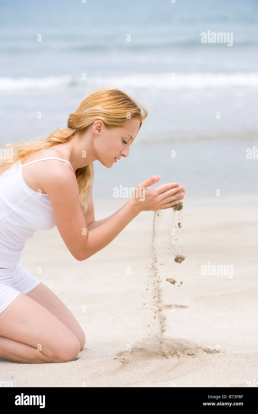 Sifting through water hi-res stock photography and images - Alamy