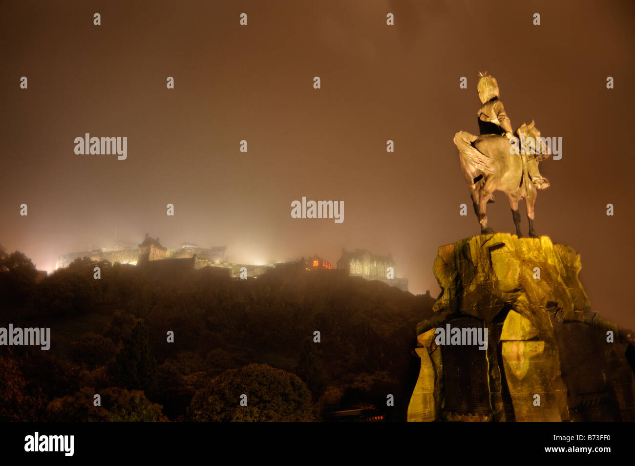 Edinburgh mist hi-res stock photography and images - Alamy