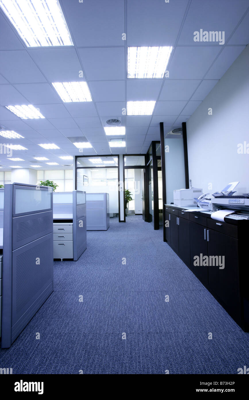 Office cubicle corridor hi-res stock photography and images - Alamy