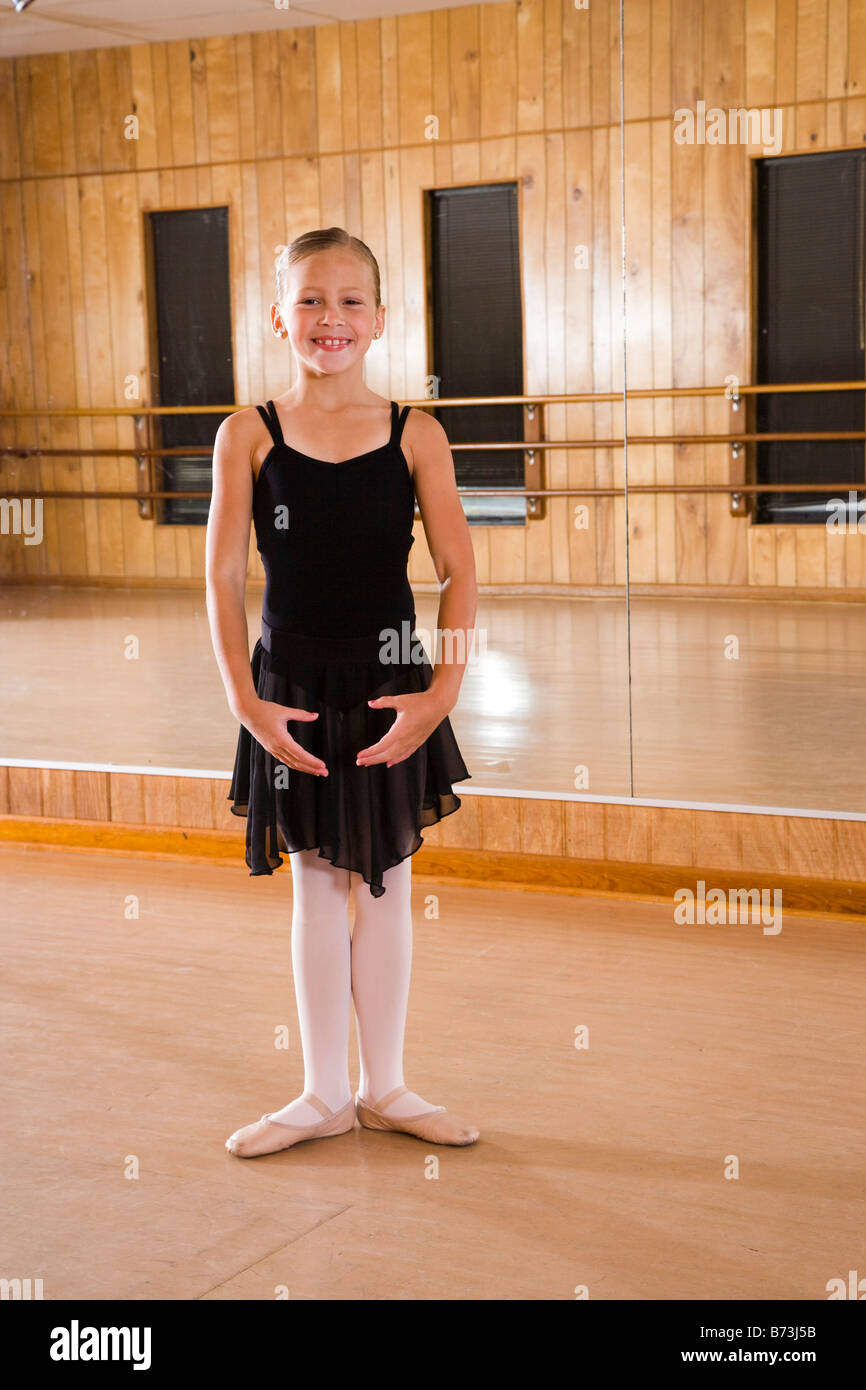 Girl practicing ballet in dance studio Stock Photo - Alamy