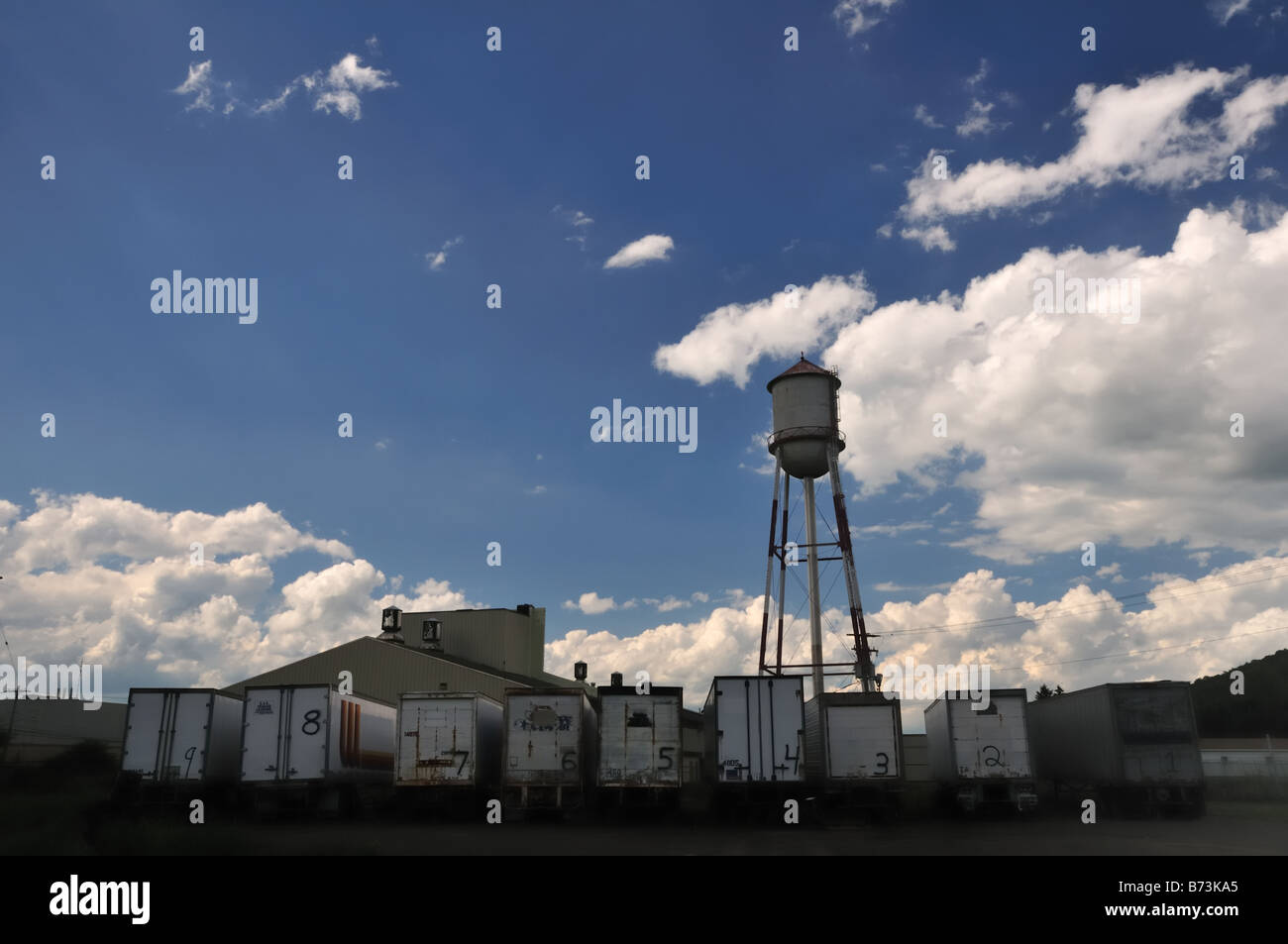 Rural water tower hi-res stock photography and images - Alamy