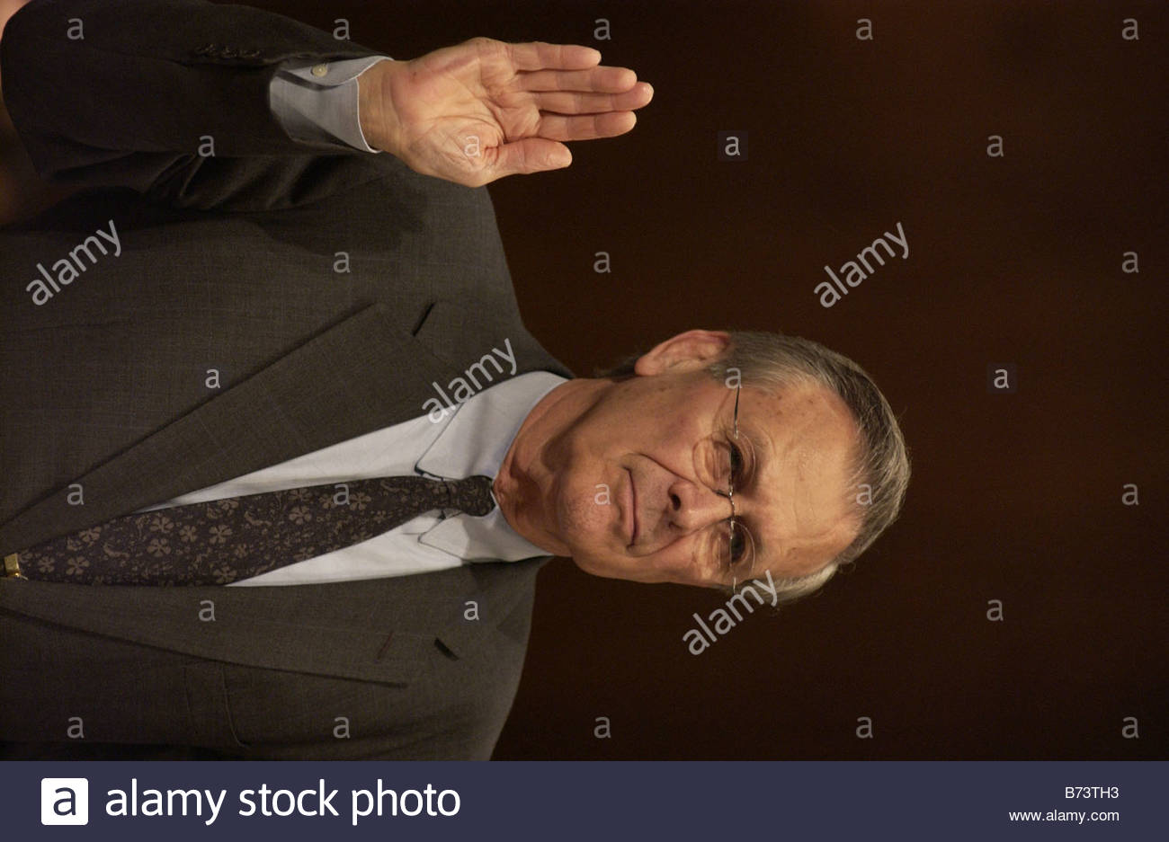 Donald Rumsfeld Stock Photos & Donald Rumsfeld Stock Images - Alamy