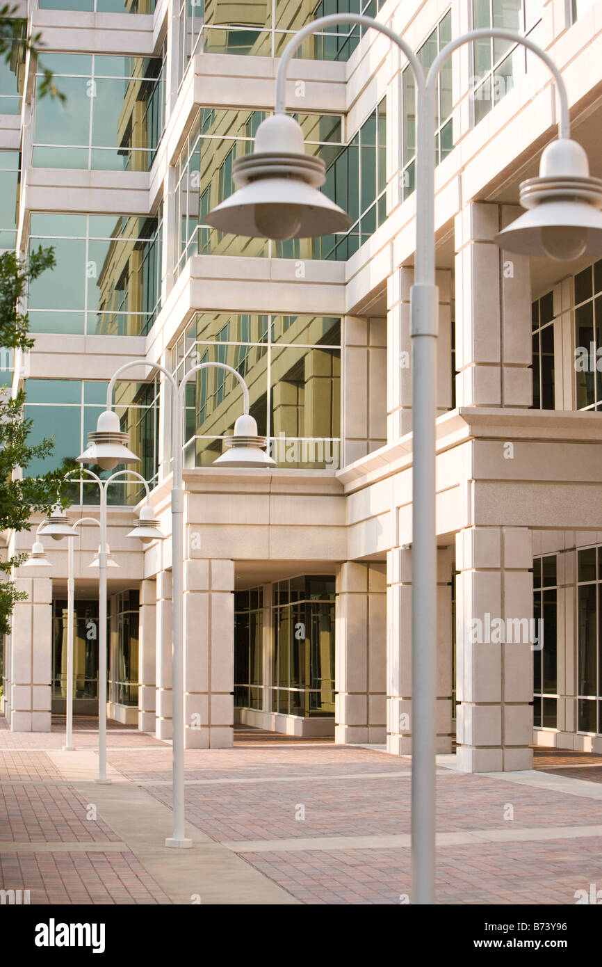 Office building outside hi-res stock photography and images - Alamy