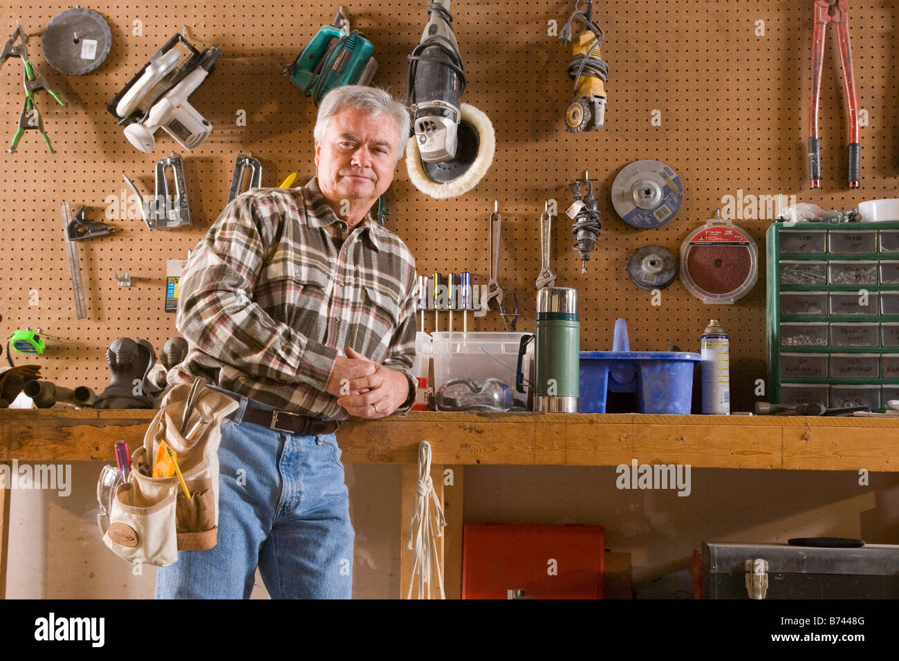 Male worker tool belt hi-res stock photography and images - Alamy