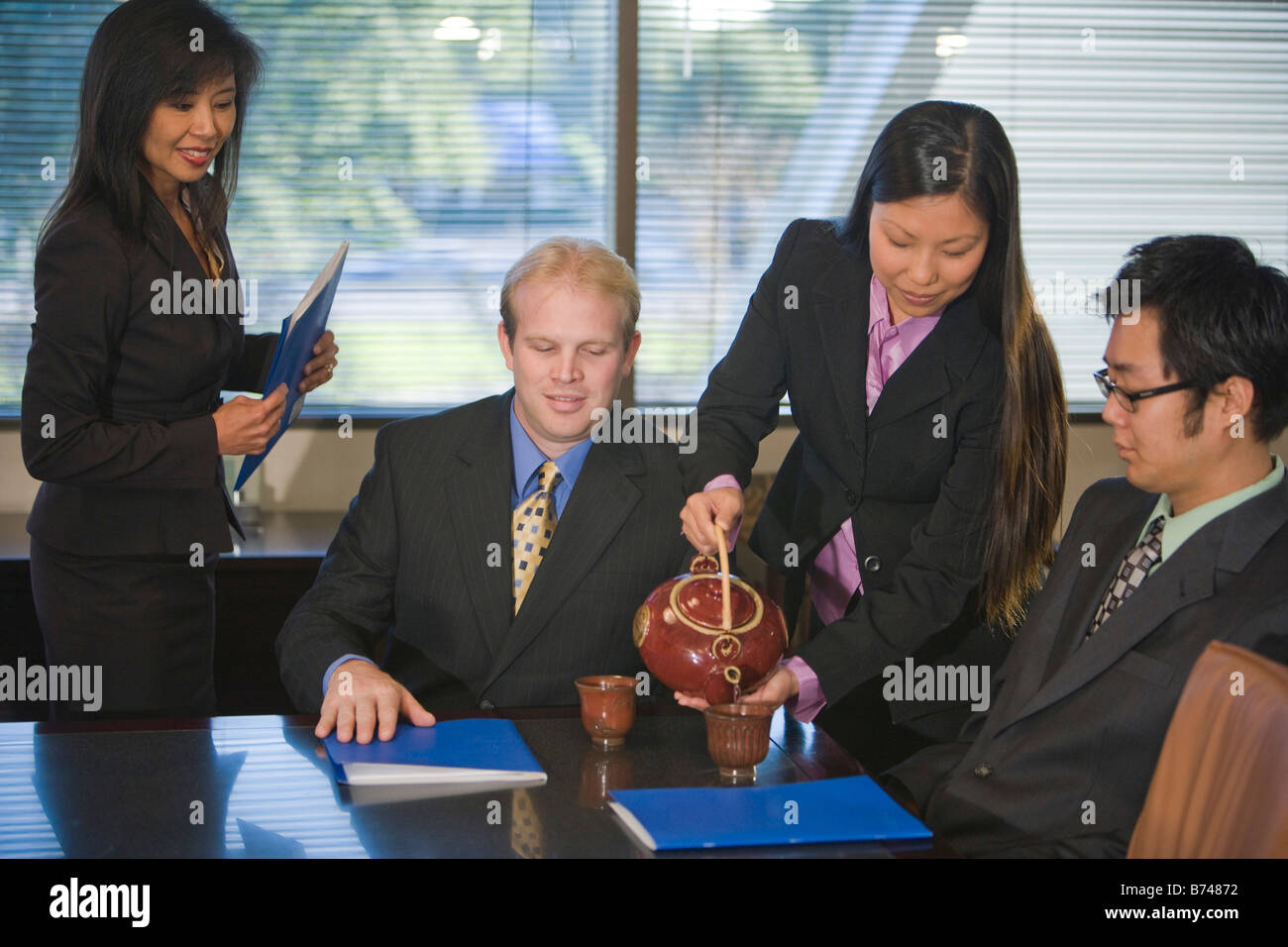 Business meeting tea culture hi-res stock photography and images - Alamy