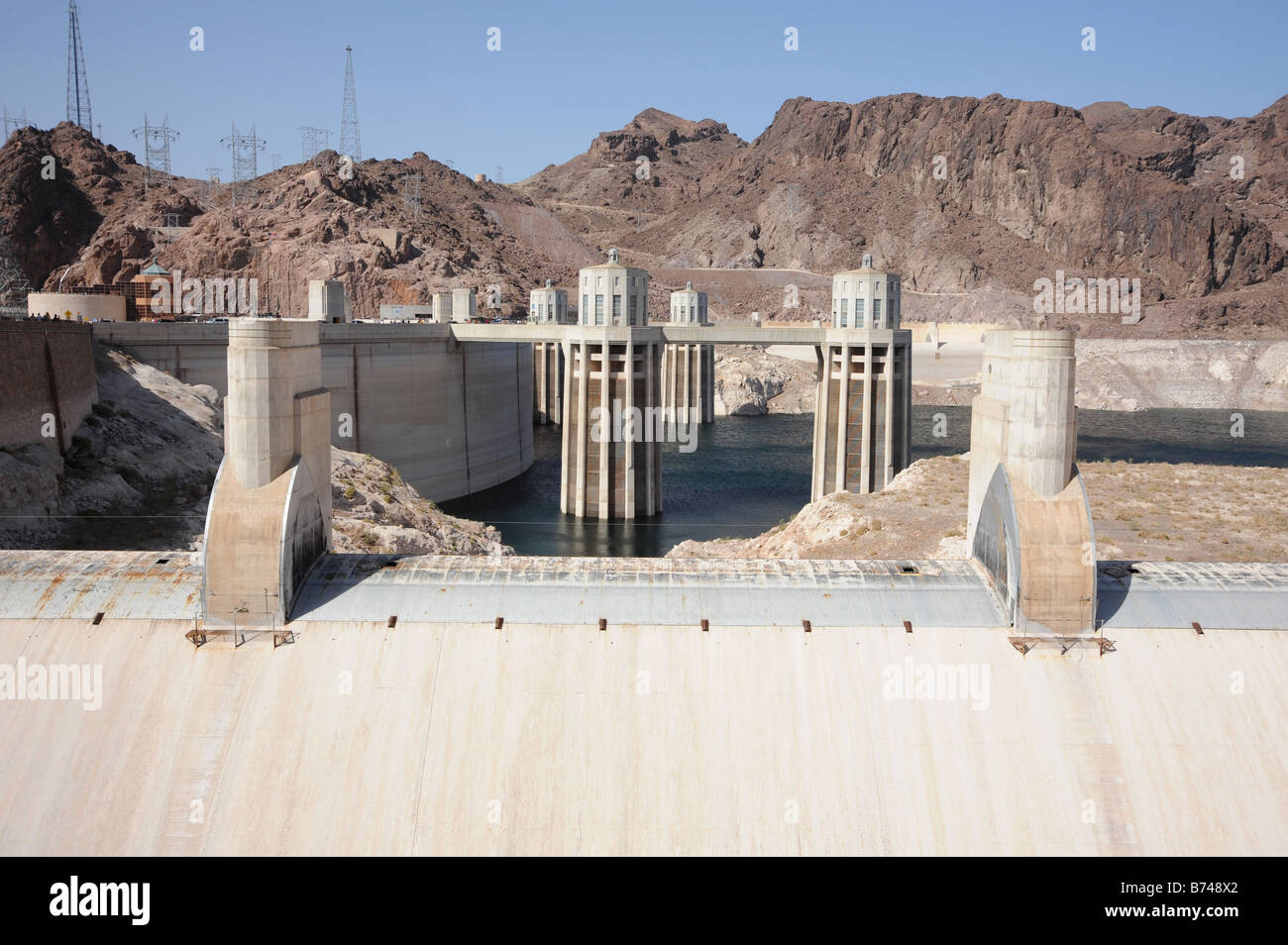 Hoover Dam intake towers in Lake Mead Stock Photo - Alamy