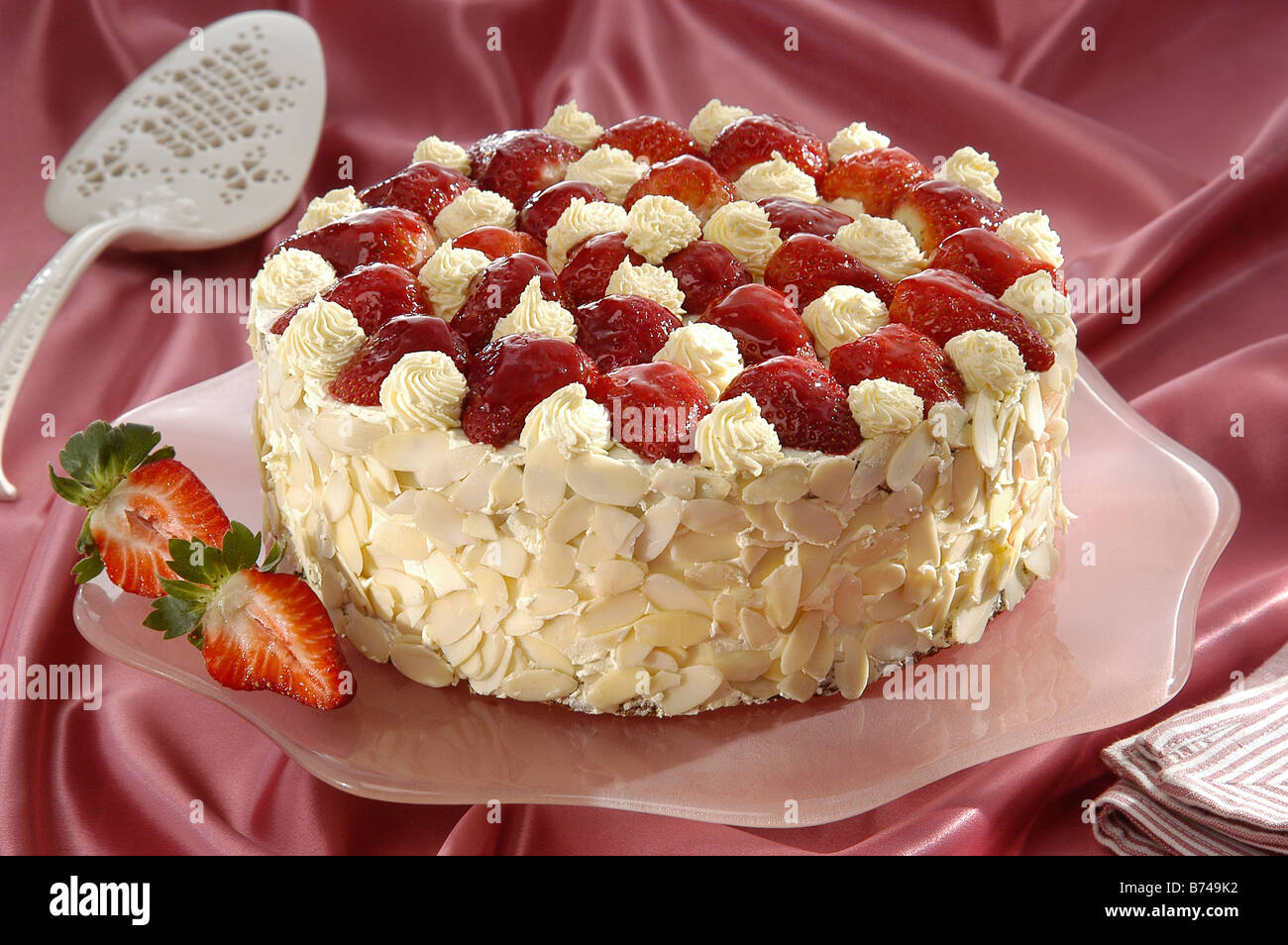 strawberry & almond gateaux Stock Photo - Alamy