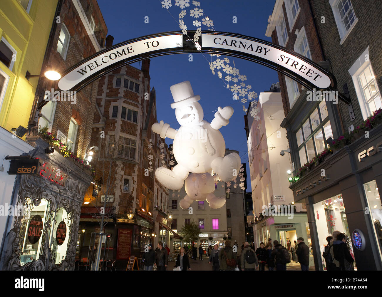 Giant snowman hi-res stock photography and images - Alamy