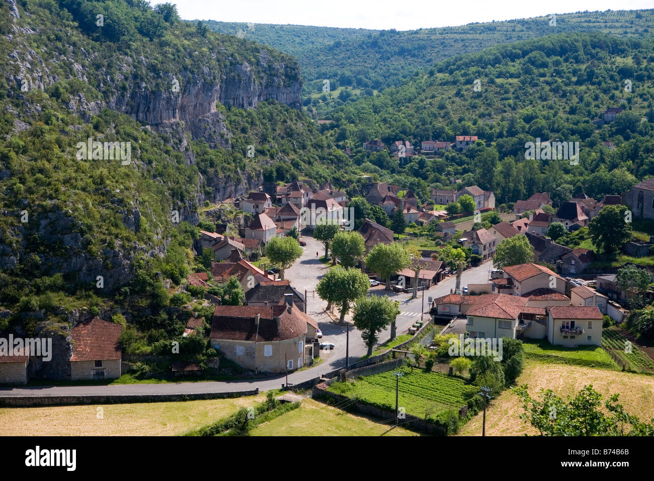 The French Village Of Cabrerets High Resolution Stock Photography and ...