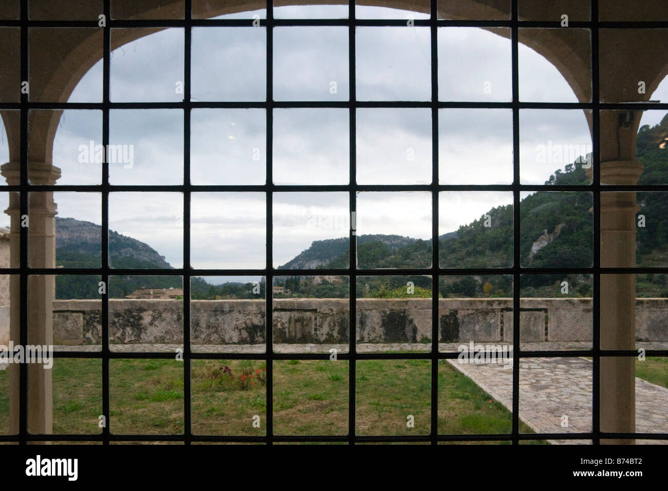 Monastic cell hi-res stock photography and images - Alamy