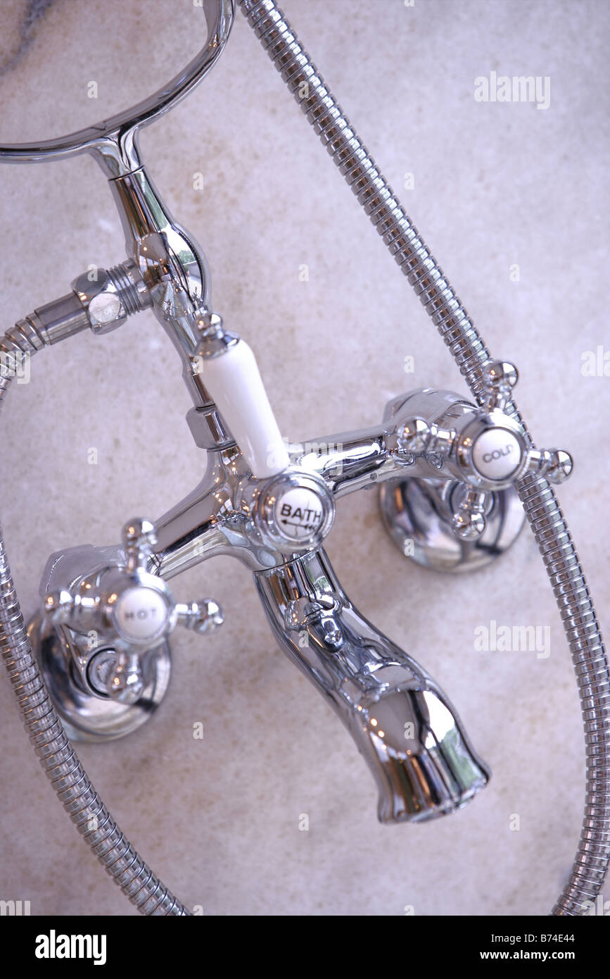Shower tab hi-res stock photography and images - Alamy