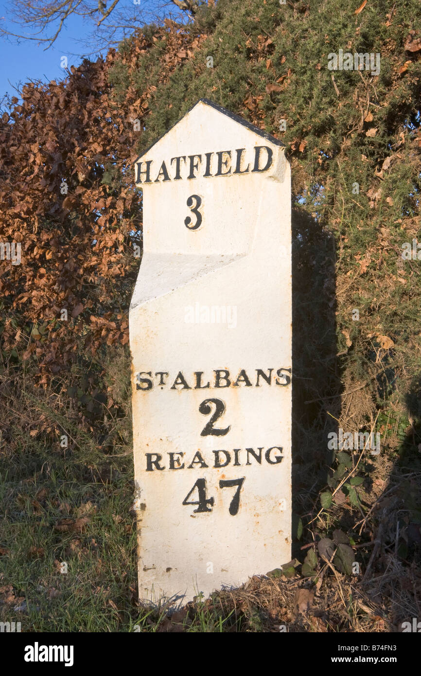 3 mile road sign hi-res stock photography and images - Alamy