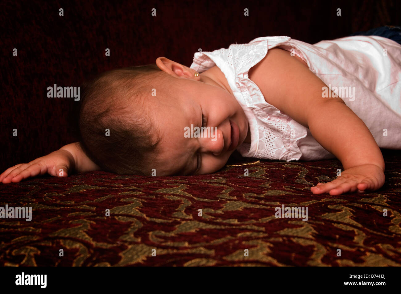Child cry alone moody hi-res stock photography and images - Alamy