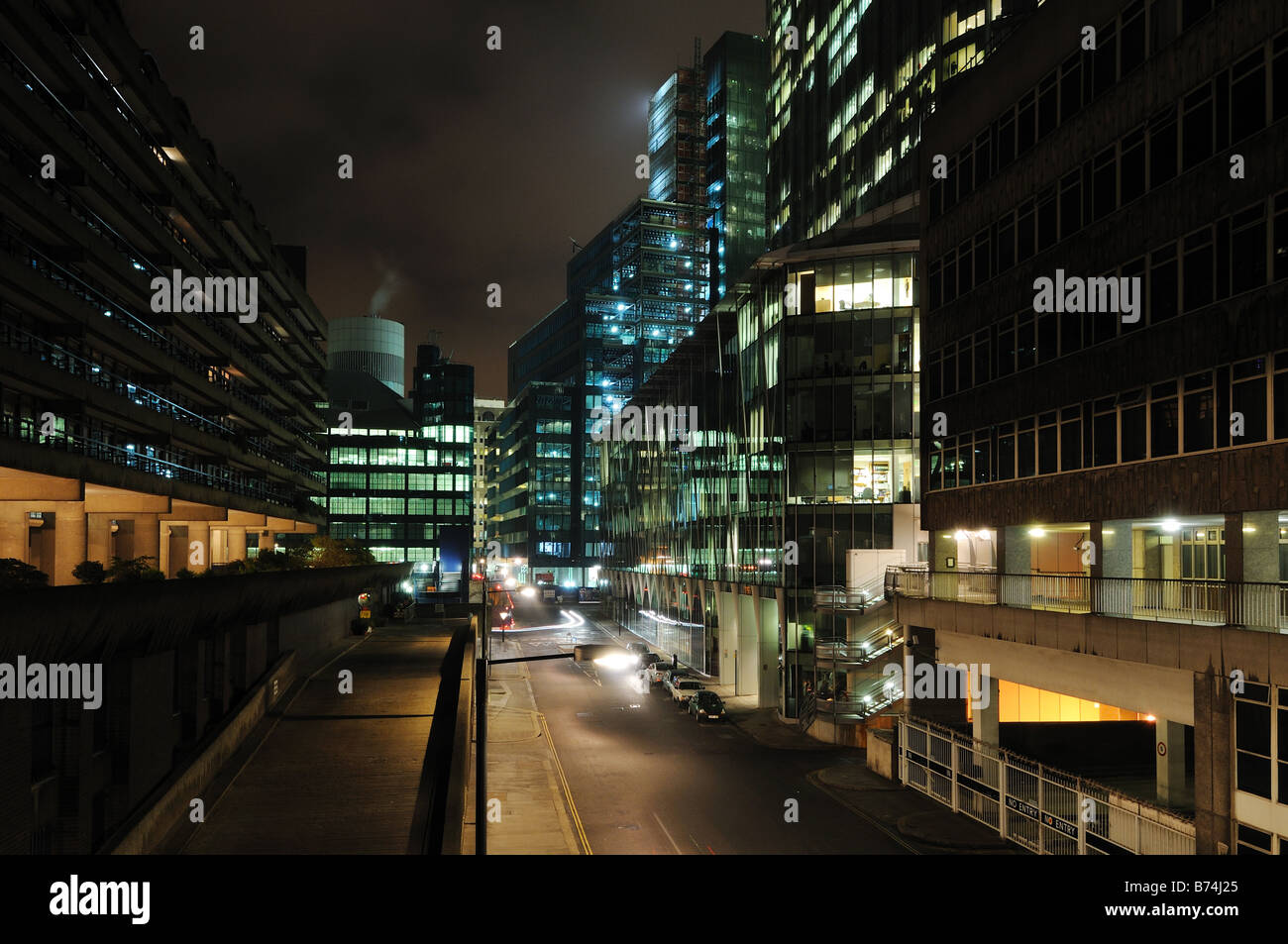 London mist night hi-res stock photography and images - Alamy