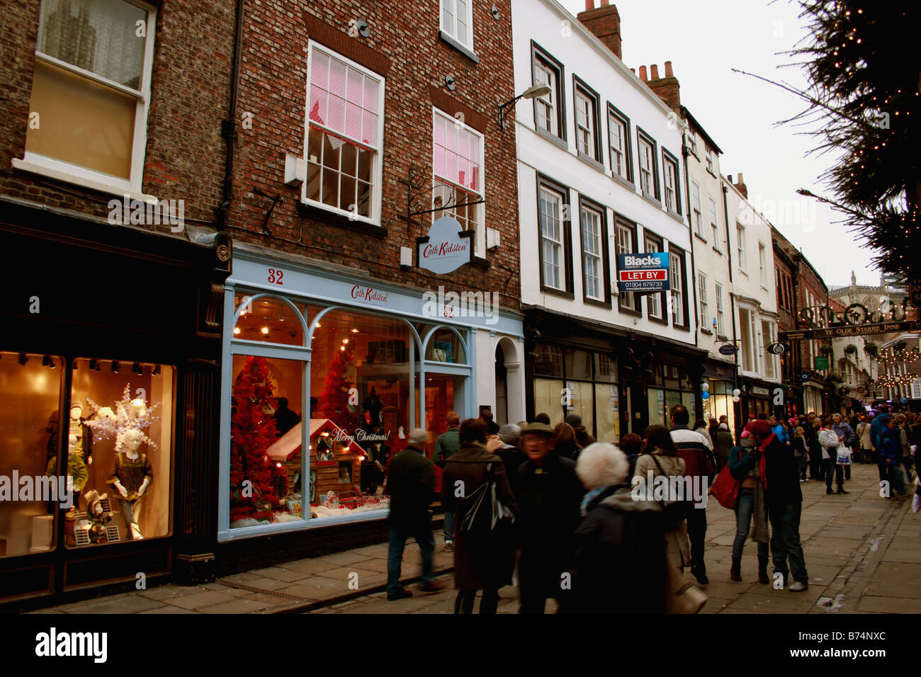 The Shambles A well preserved Elizabethan street in York The Shambles ...