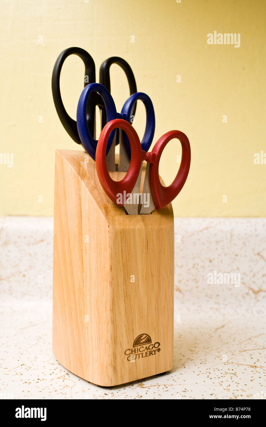 Kitchen scissors hi-res stock photography and images - Alamy
