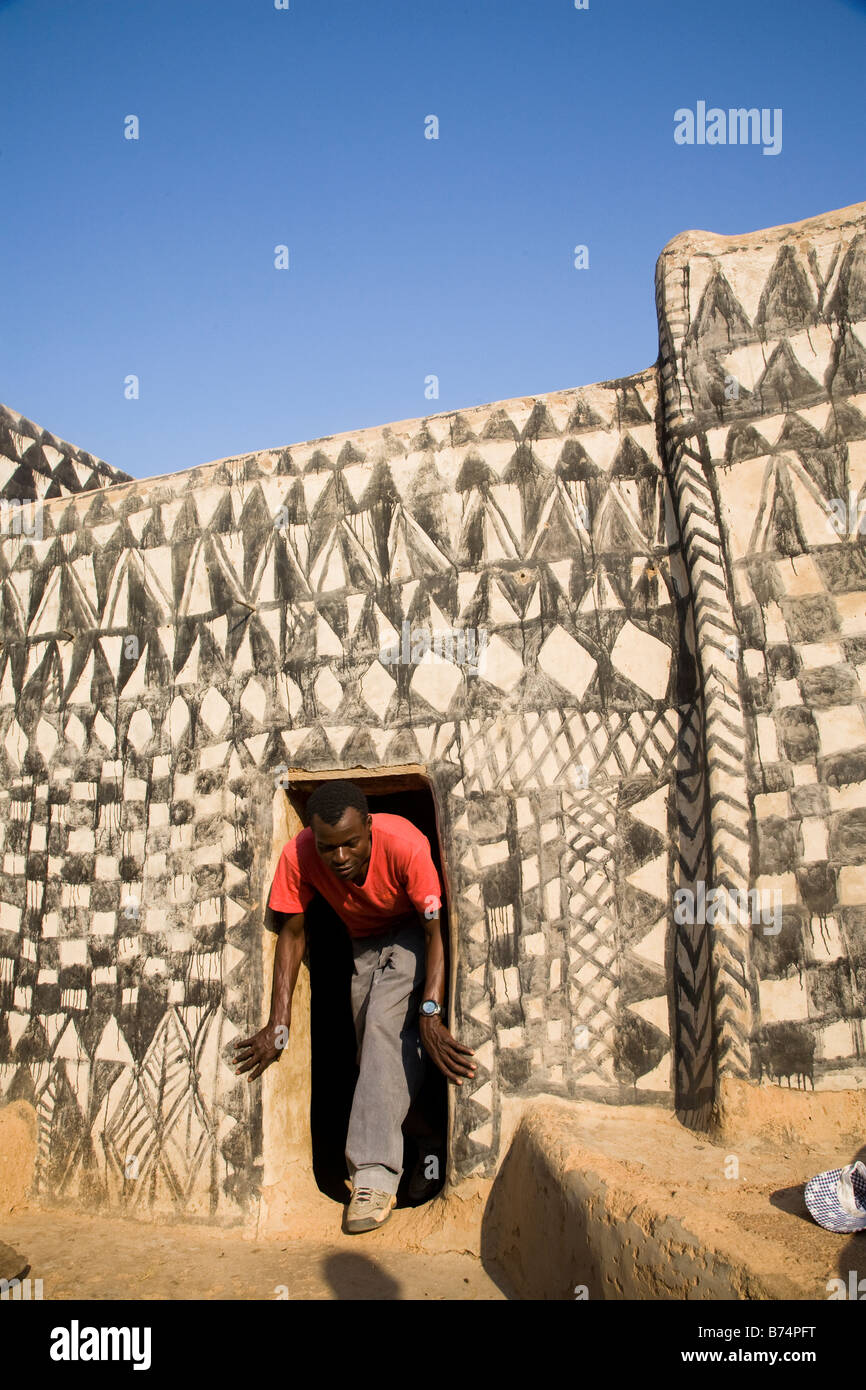 Painted mud buildings in Tiebele, Burkina Faso Stock Photo - Alamy
