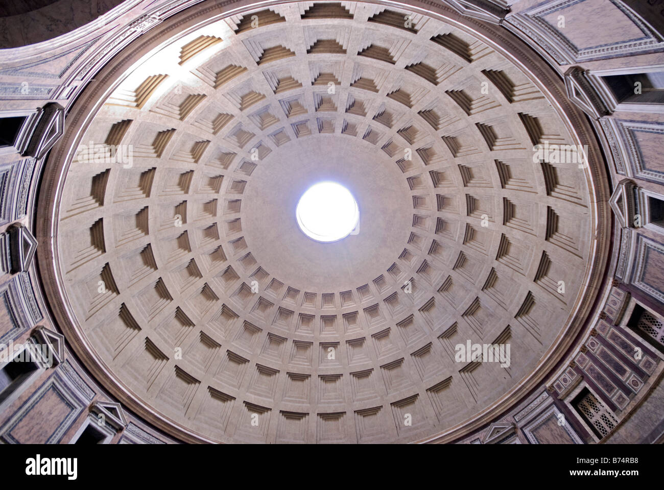 Italy rome pantheon dome skylight hi-res stock photography and images ...