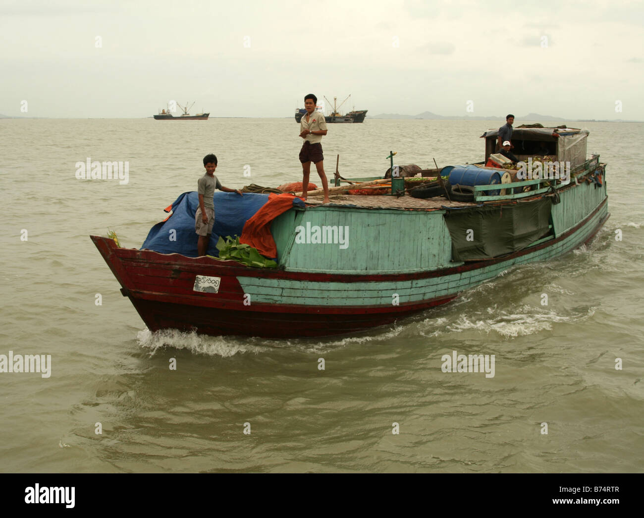 myanmar burma rural scene of fisherman Stock Photo - Alamy