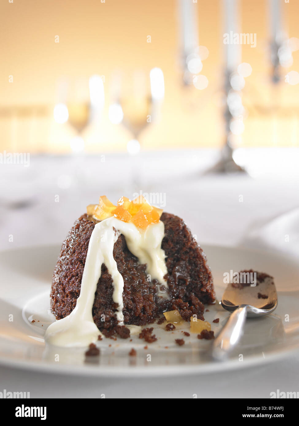 Traditional steam christmas pudding hi-res stock photography and images ...