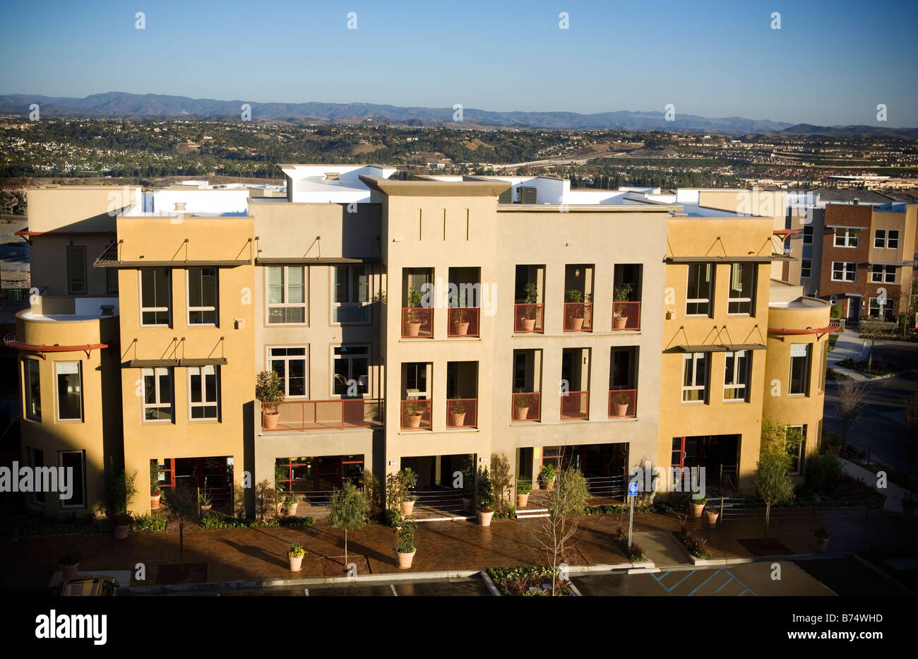 Condo Building Exterior High Resolution Stock Photography and Images ...