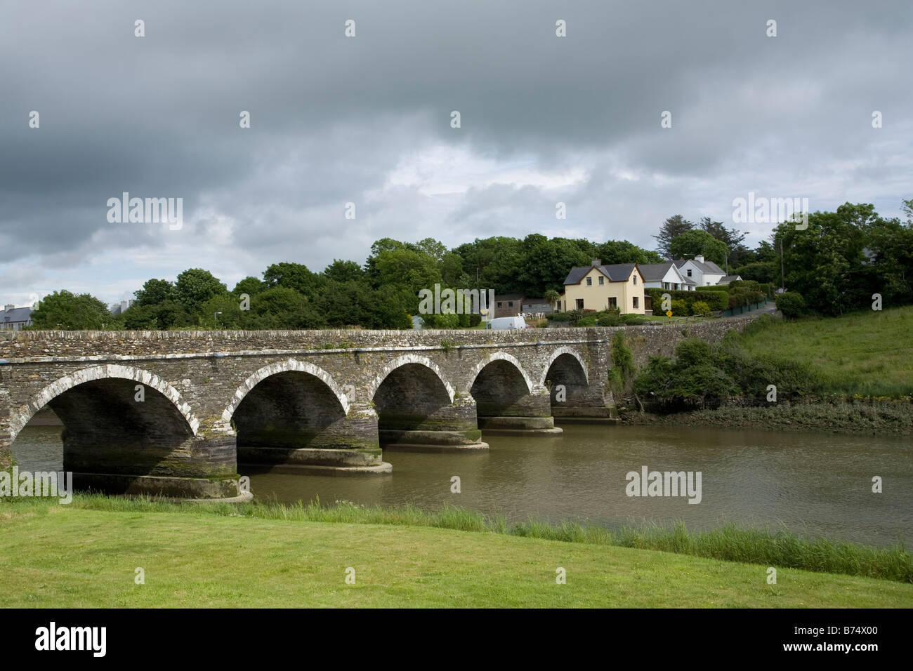 Arched bridge in southwest Ireland Stock Photo - Alamy