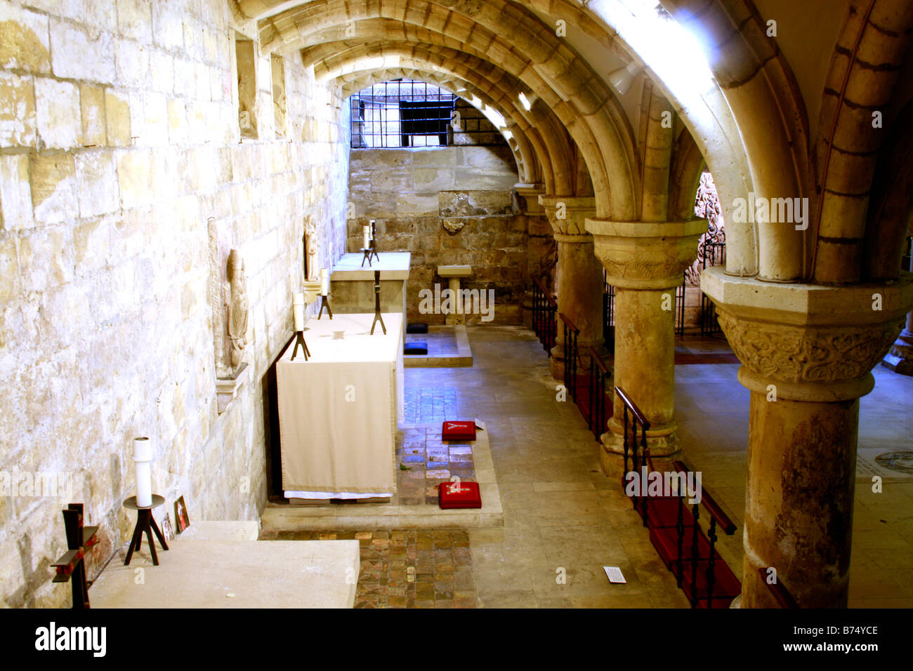 York cathedral the crypt hi-res stock photography and images - Alamy