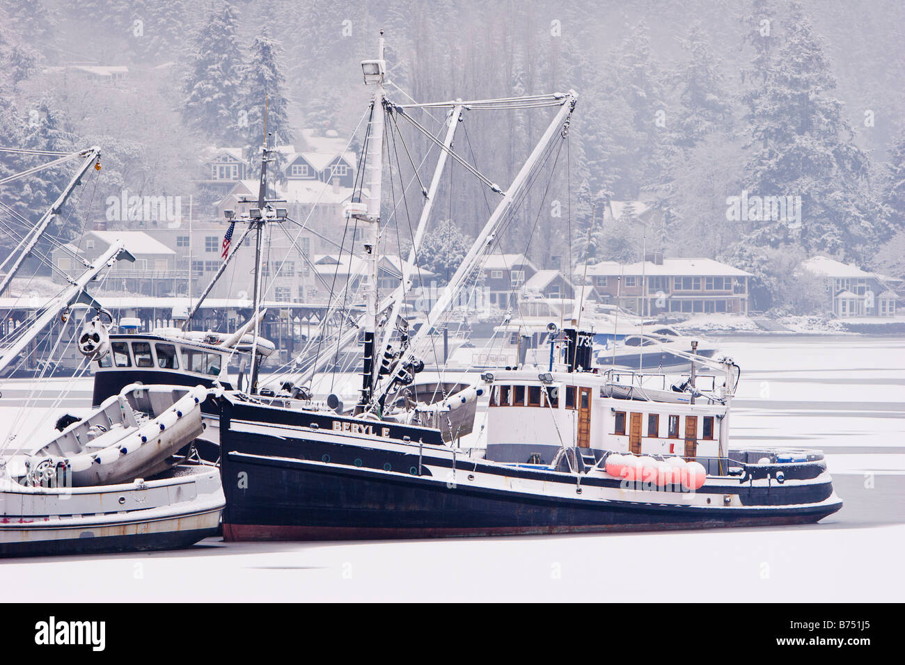 Fishing boats snow in gig hi-res stock photography and images - Alamy