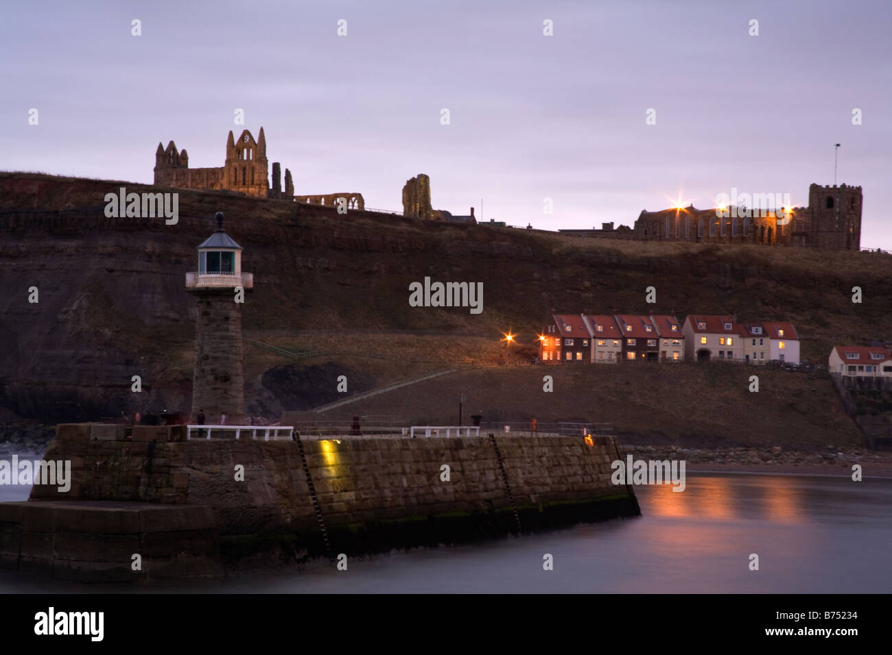 Whitby pier night hi-res stock photography and images - Alamy