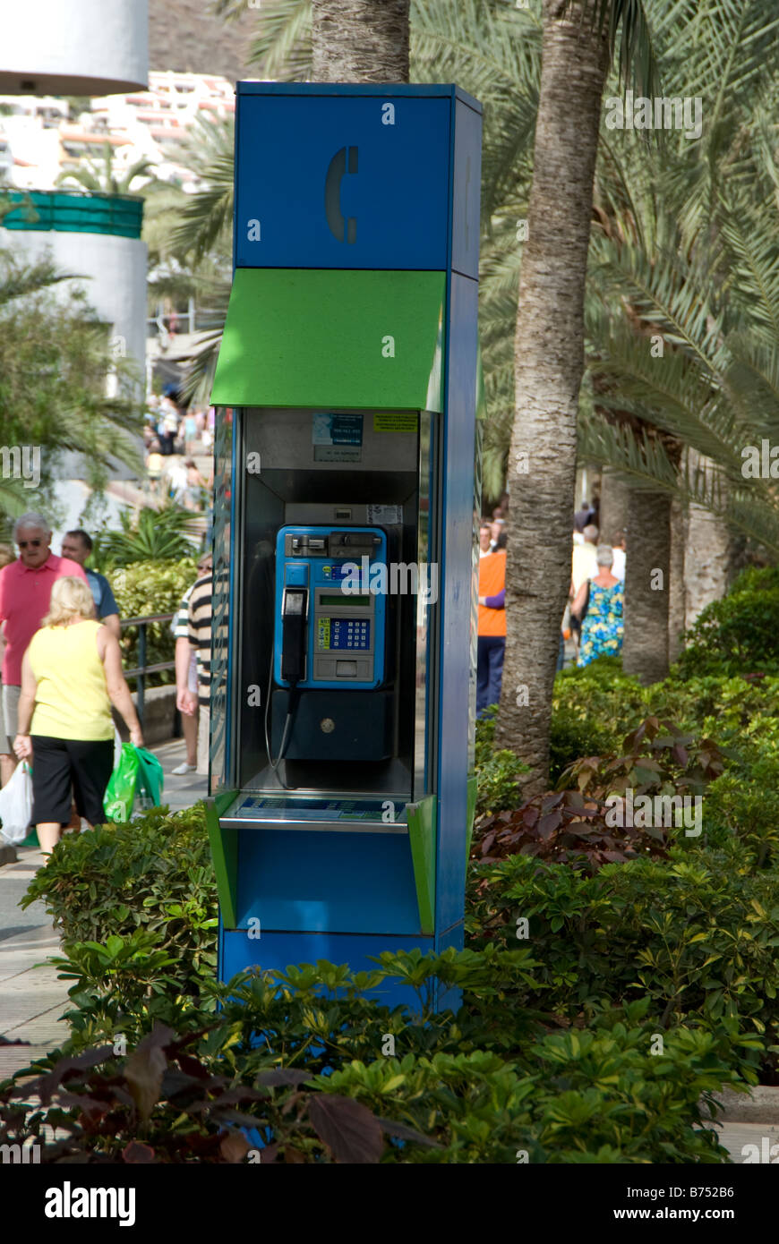 Telephone box kiosk spain hi-res stock photography and images - Alamy