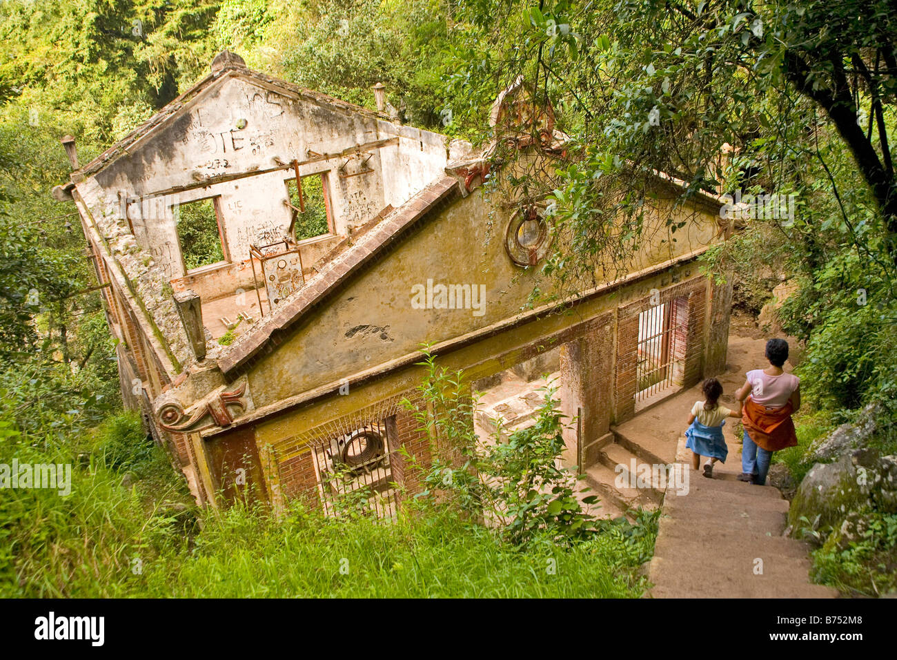 Trail to Cascada Salto de Quetzalapa Stock Photo - Alamy