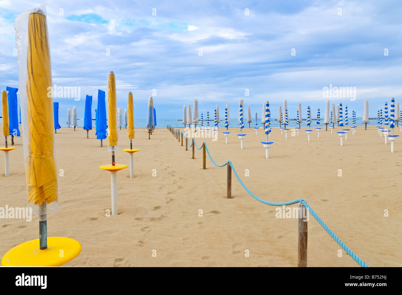 Beach with umbrellas in Pescara, Abruzzo, Italy Stock Photo - Alamy