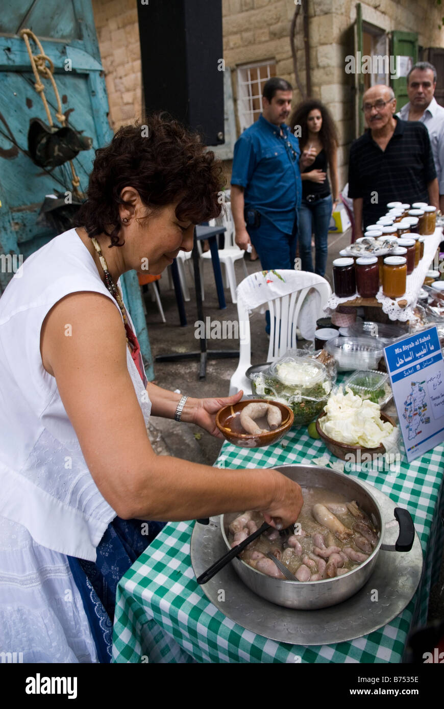 Lebanese cooking pot hi-res stock photography and images - Alamy