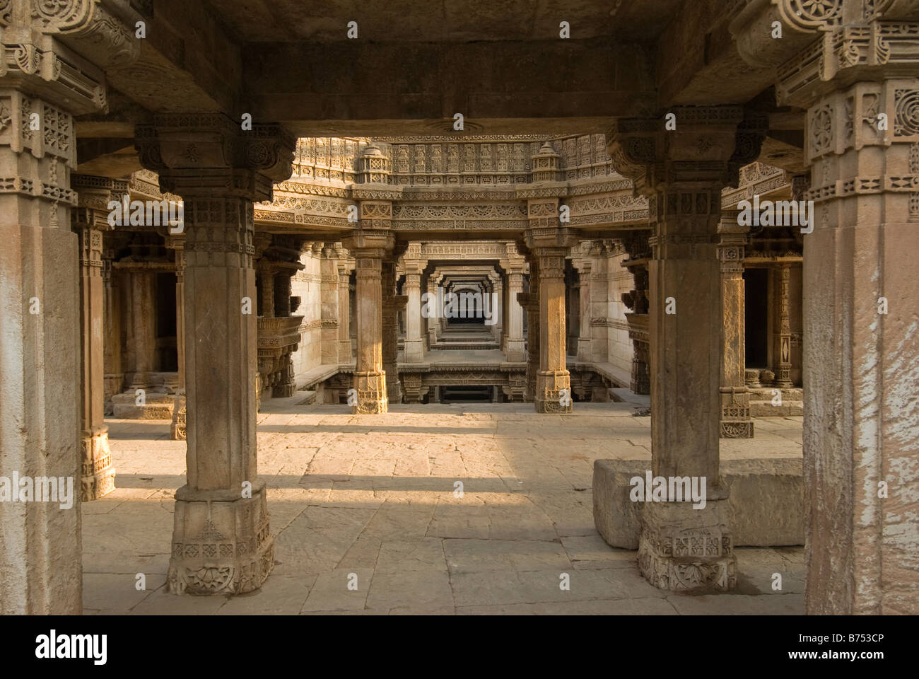 ADALAJ STEP WELL IN GUJARATH, INDIA Stock Photo - Alamy