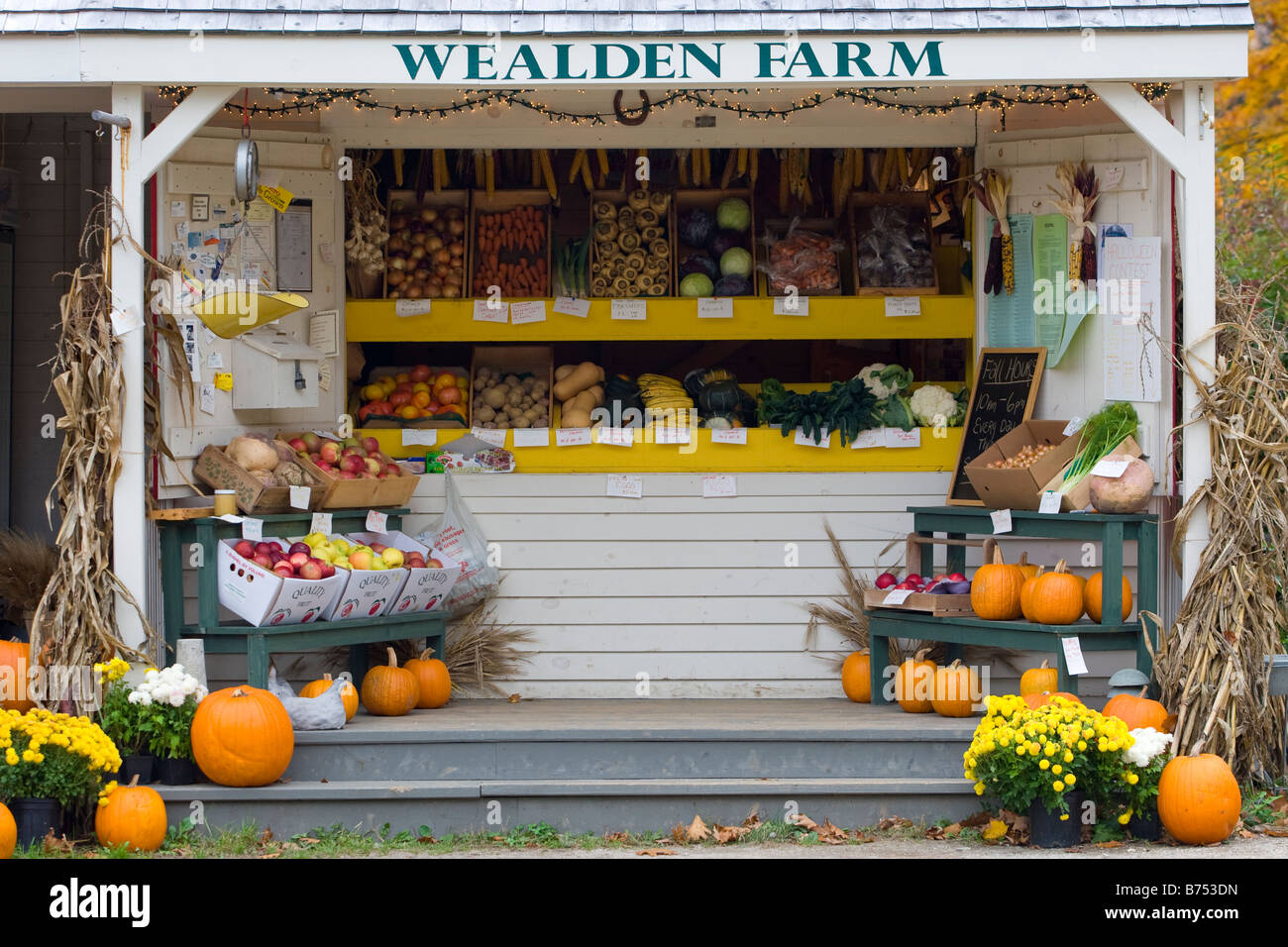 Roadside farm stand hi-res stock photography and images - Alamy