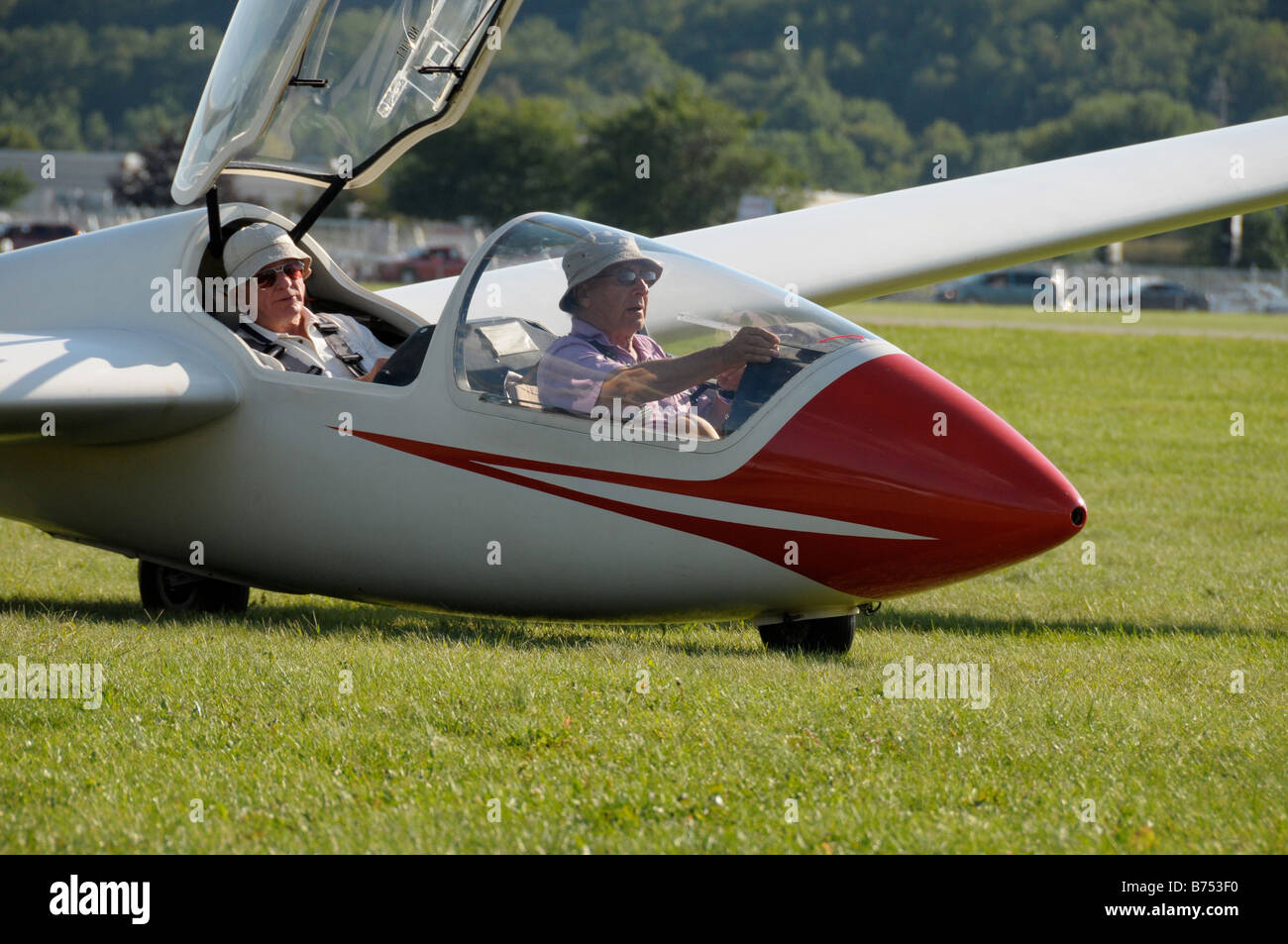 Glider aircraft hi-res stock photography and images - Alamy