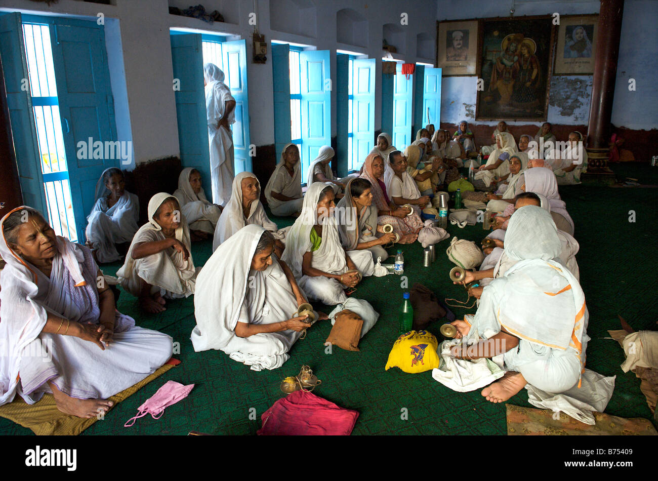 Hare krishna ashram hi-res stock photography and images - Alamy