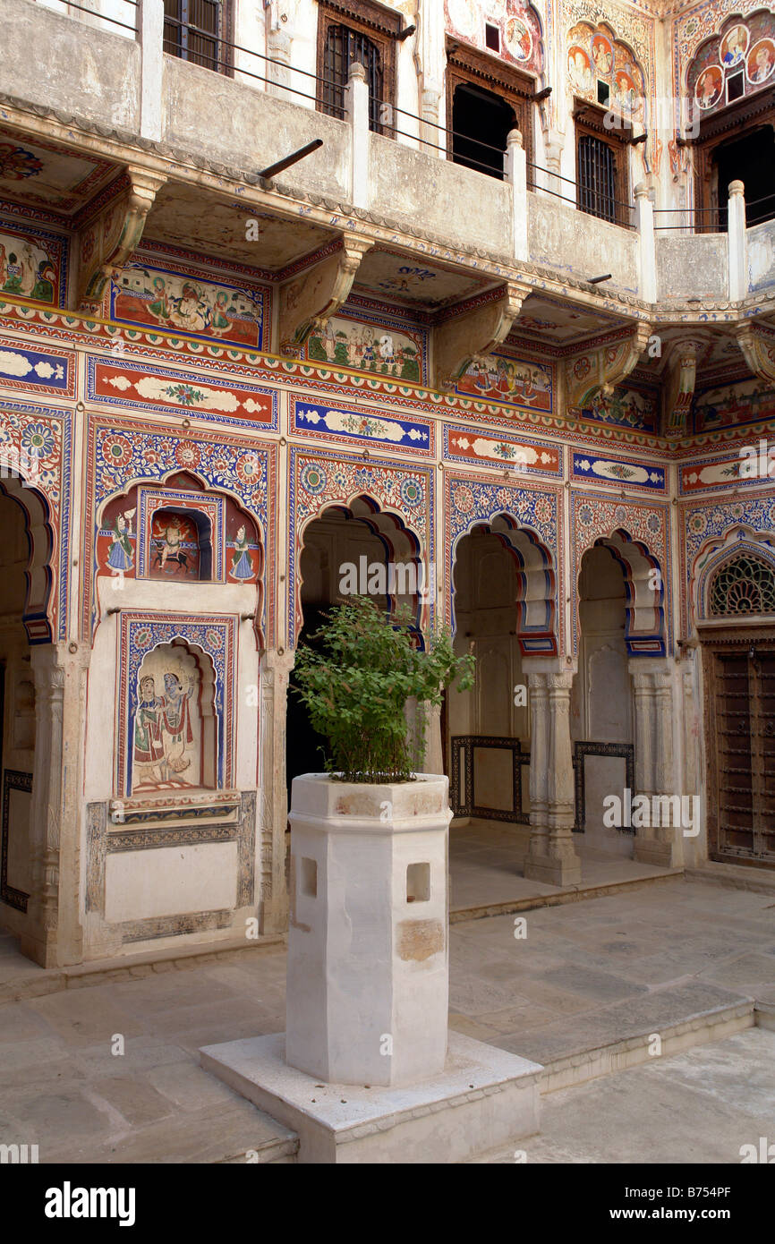 interior courtyard of old merchants house or haveli in nawalgarh Stock ...